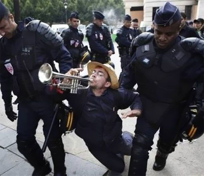 10+ Photos That Will Confuse The Heck Out Of You